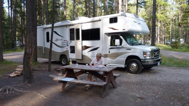 Whistler's Campground, Jasper National Park, Alberta, Canada | Womo ...