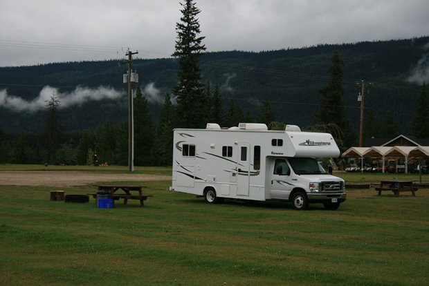 Valemount Pines Golf and RV Park Campground, Valemount, British ...