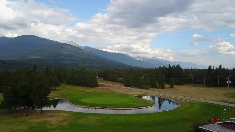 Valemount Pines Golf and RV Park Campground, Valemount, British ...